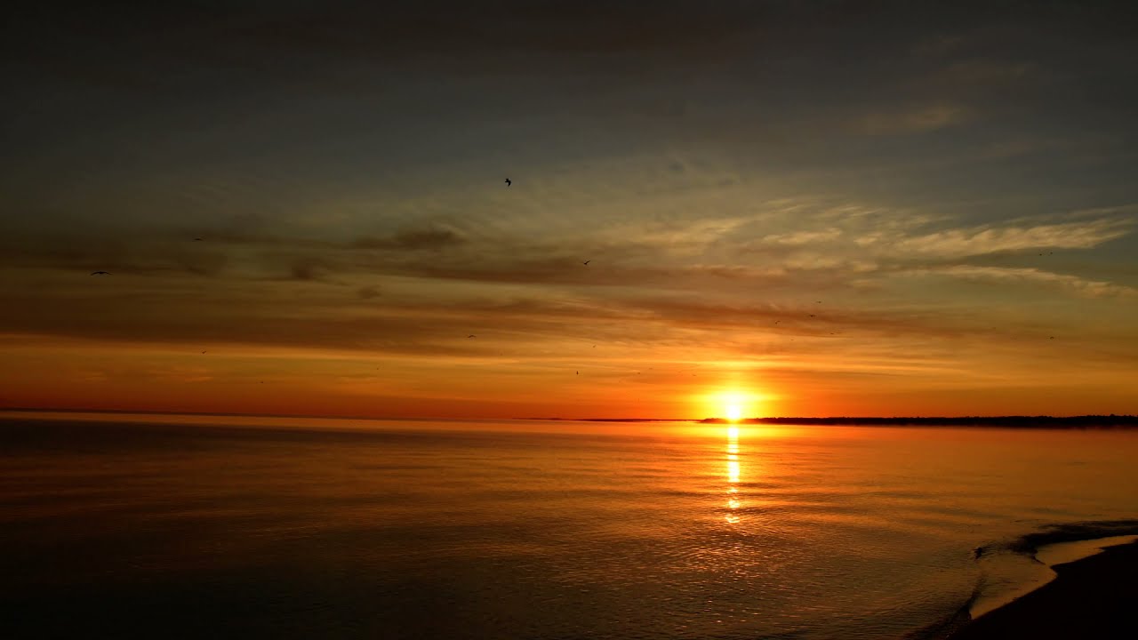 Time Lapse video of the Sunrise over Lake Superior 9/18/21 - YouTube