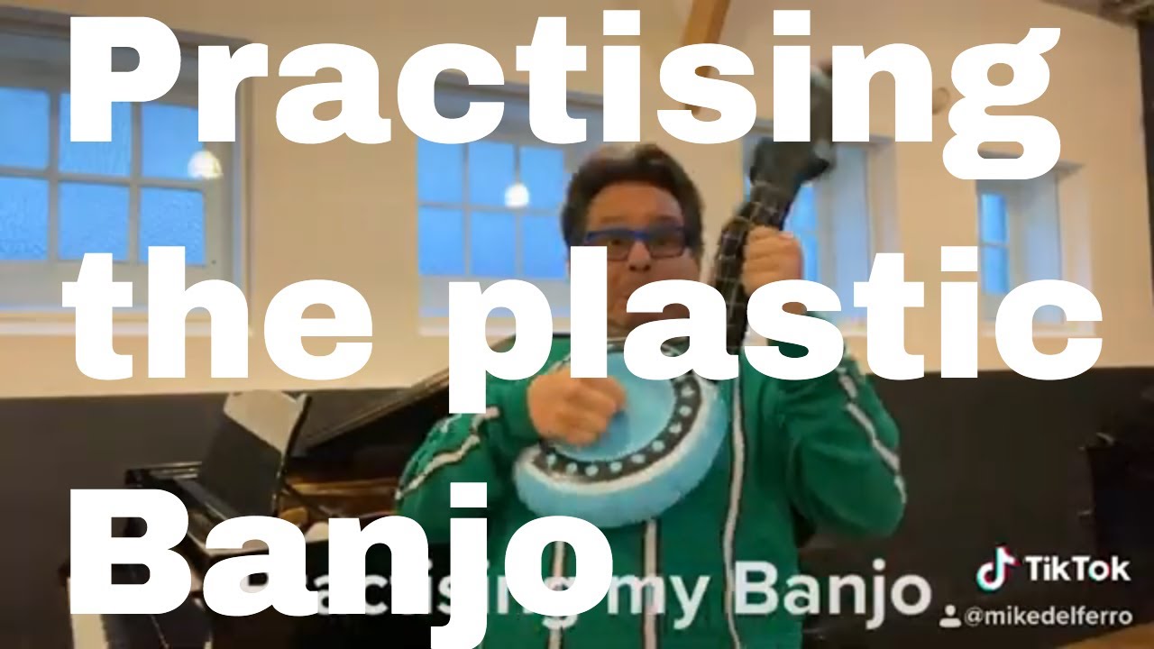 Practising the plastic Banjo - YouTube