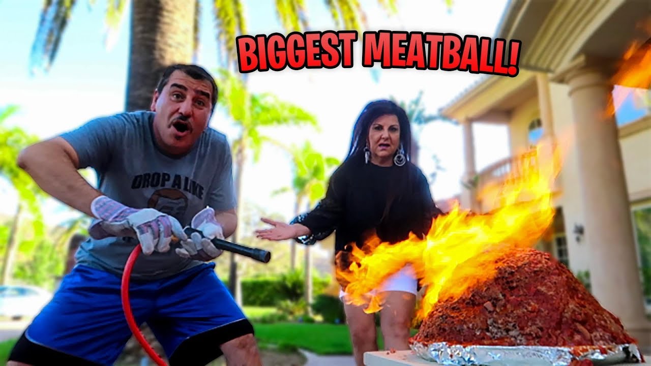 WE MADE THE WORLDS BIGGEST MEATBALL... *40 LBS* - YouTube