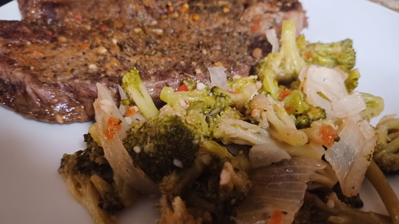 Delicious meal. Fresh broccoli and steak. #eating #food #baltimore #foodie #broccoli - YouTube