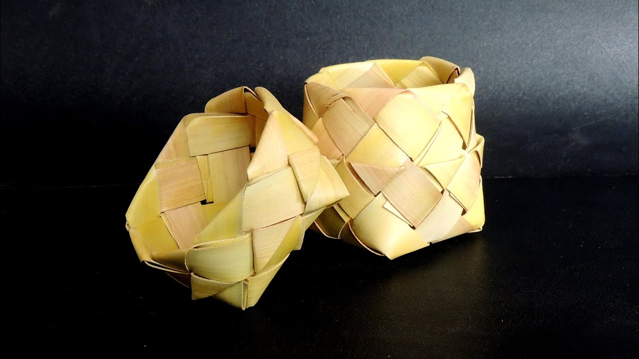 Membuat kotak cincin dari anyaman daun lontar | Kreasi Janur - YouTube