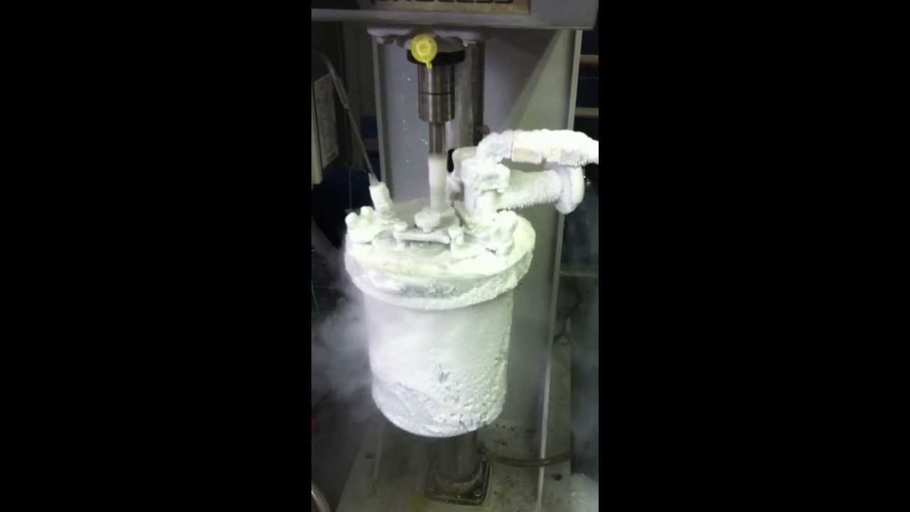 Cryogenic milling and grinding in a Union Process Attritor - YouTube