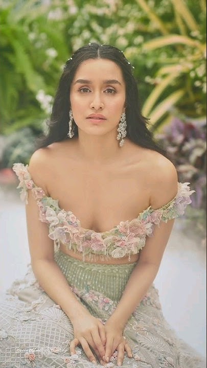 Shraddha Kapoor hot and sexy looks | Beautiful Actresses #shraddhakapoor #tjmm #hotlooks # ...