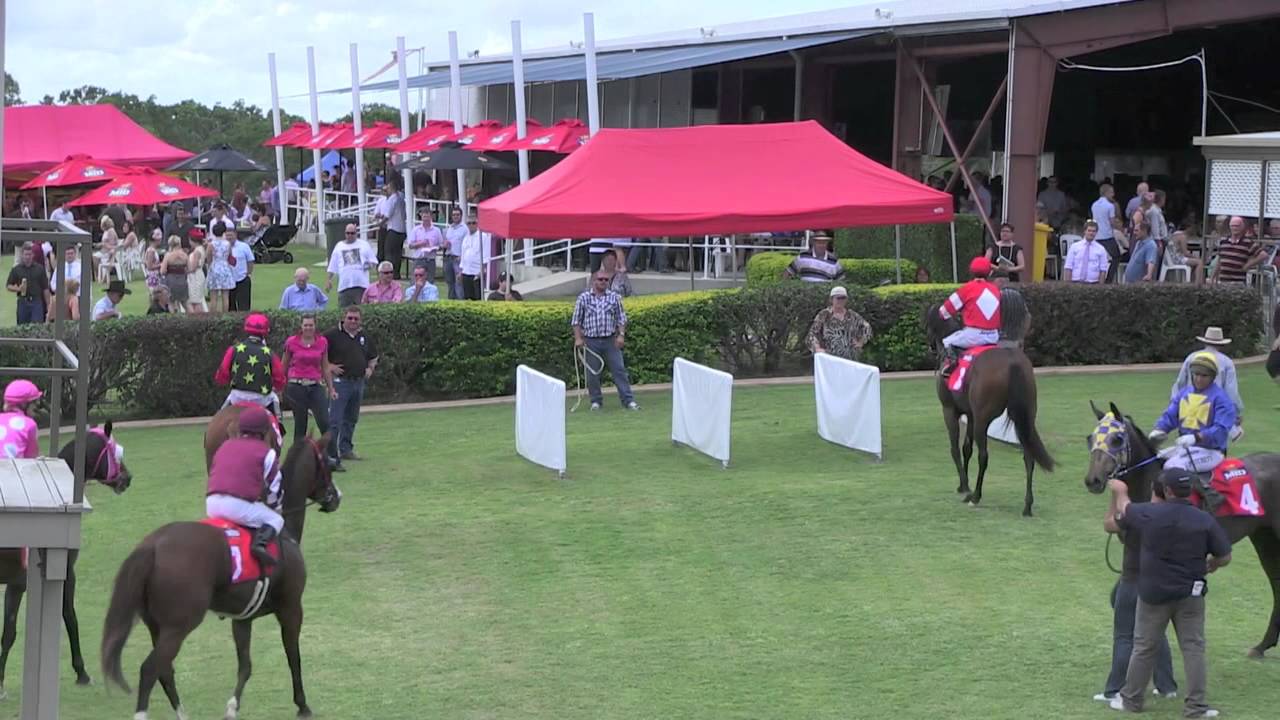 Easter Saturday Race Day Race 2 - YouTube