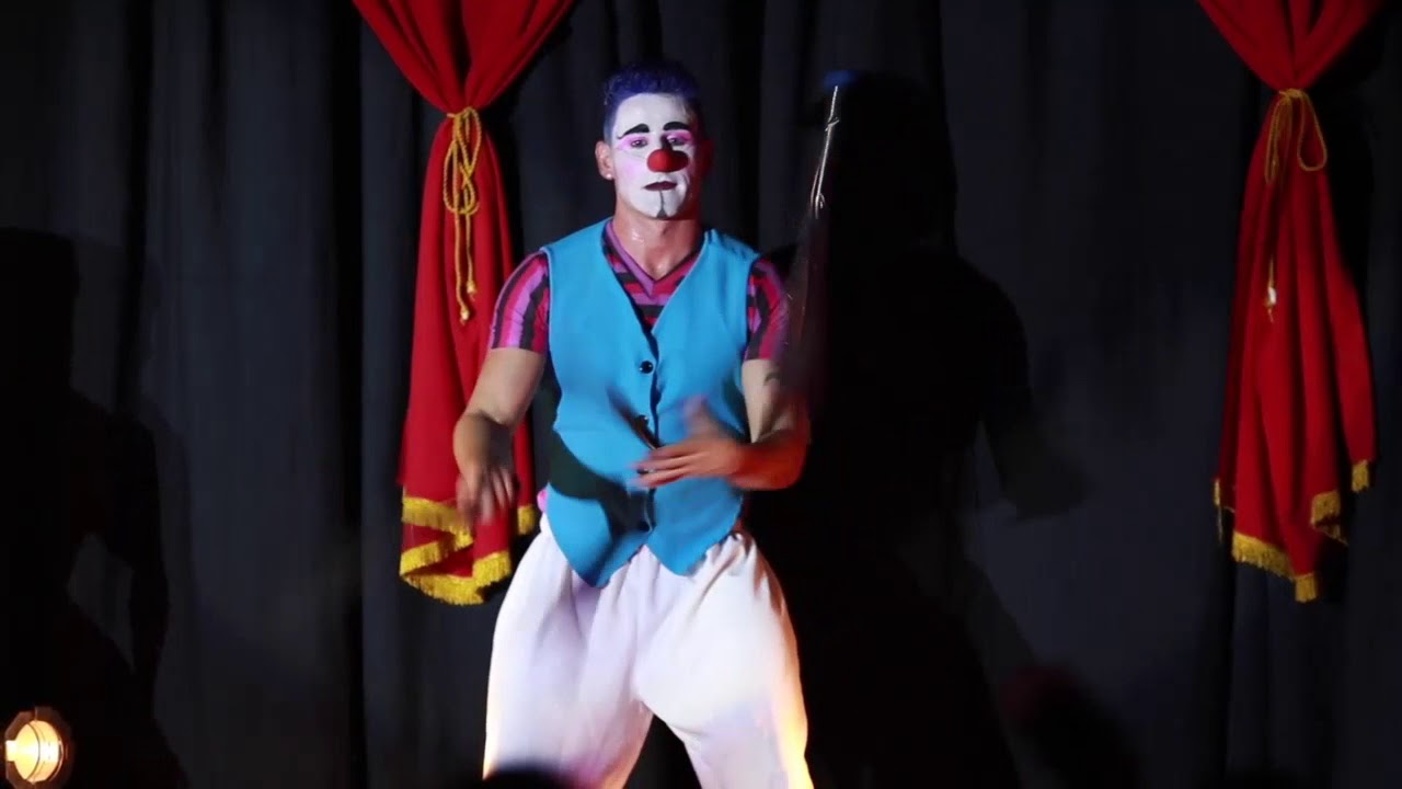 Malabares com Facas - TRUPE NO CLIMA DO RISO - YouTube