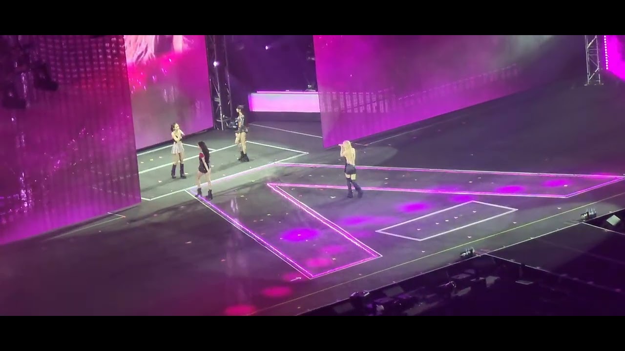 BLACKPINK - Forever Young | BORNPINK TOUR LIVE (MANILA) | UBB REG 😵‍💫 ...