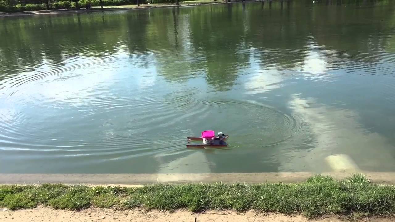 Home made RC rescue boat - YouTube