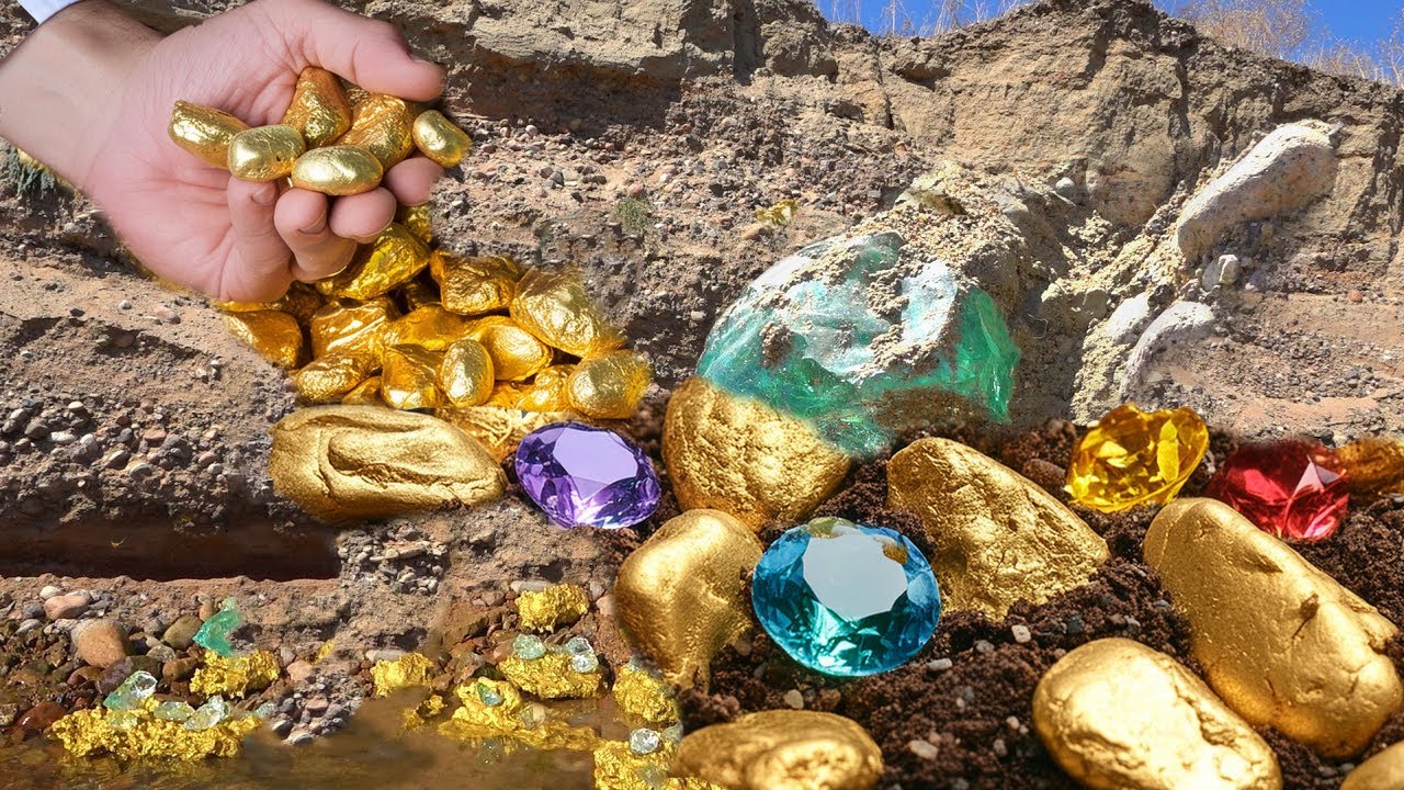 Finding $1500 Worth of Gold Treasure With diamonds Every Day - YouTube