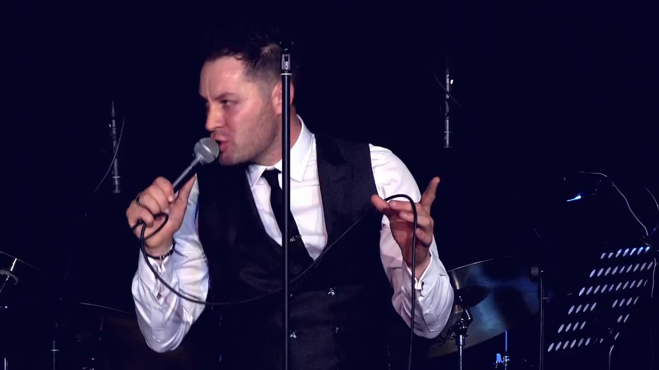 Paul Pashley and his band In Concert - YouTube