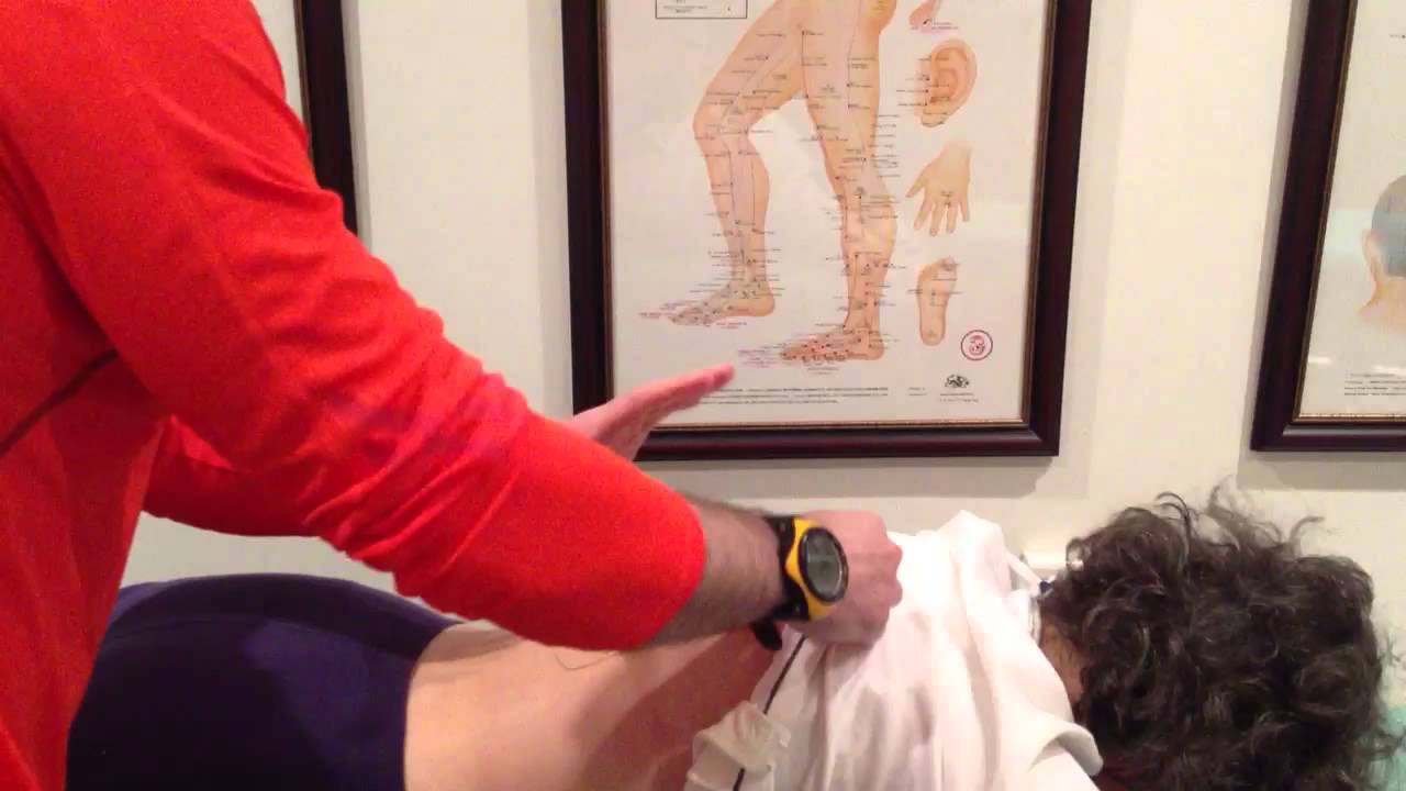 Thoracic Kinesio Tape technique - YouTube