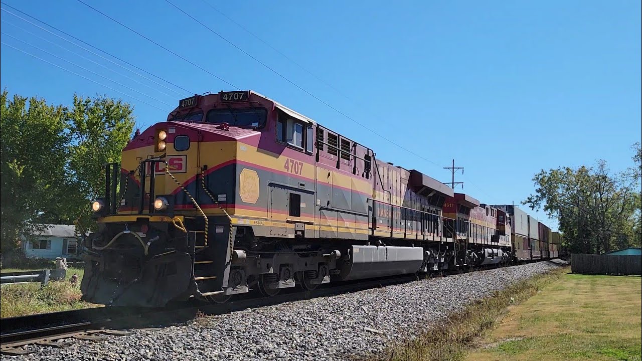 Kansas City Southern ES44AC #4707 leading KCS MVNKC 10/2/22 - YouTube
