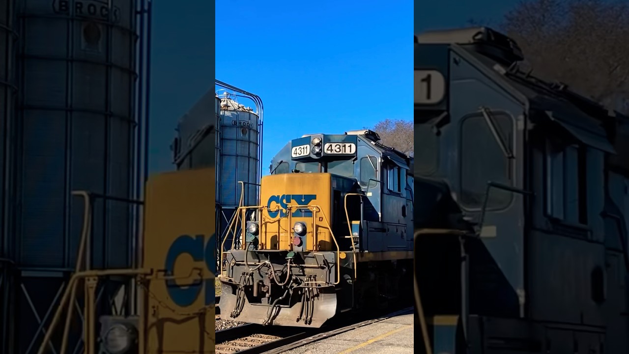 CSX L-377 Blasts Through Nappanee, IN - YouTube