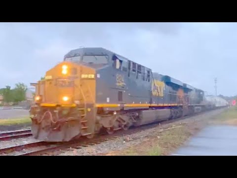 I got Csx 824 leading!( Csx 921 trailing!) 28 cars! ☀️ - YouTube
