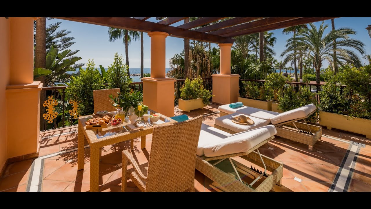 Puerto Banús Amazing waterfront property wonderful sea views walking ...