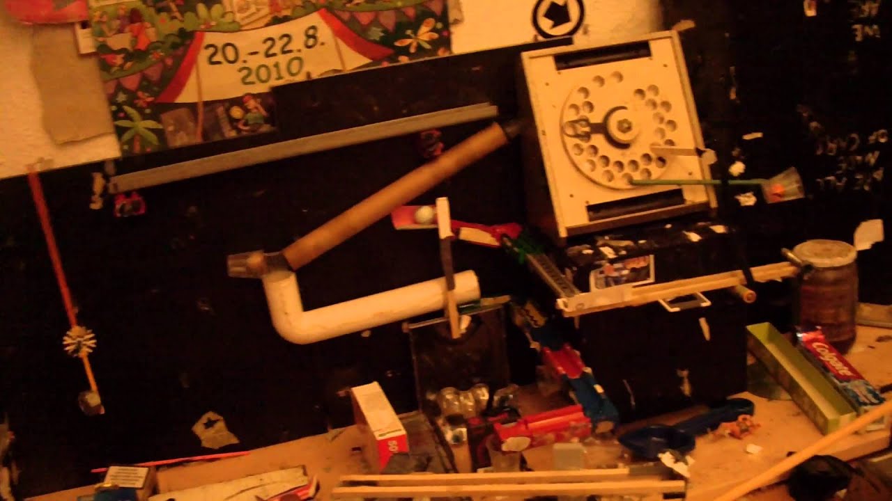 The Whatever Machine-Rube Goldberg Pitagora Suichi ピタゴラスイッチ 209 - YouTube