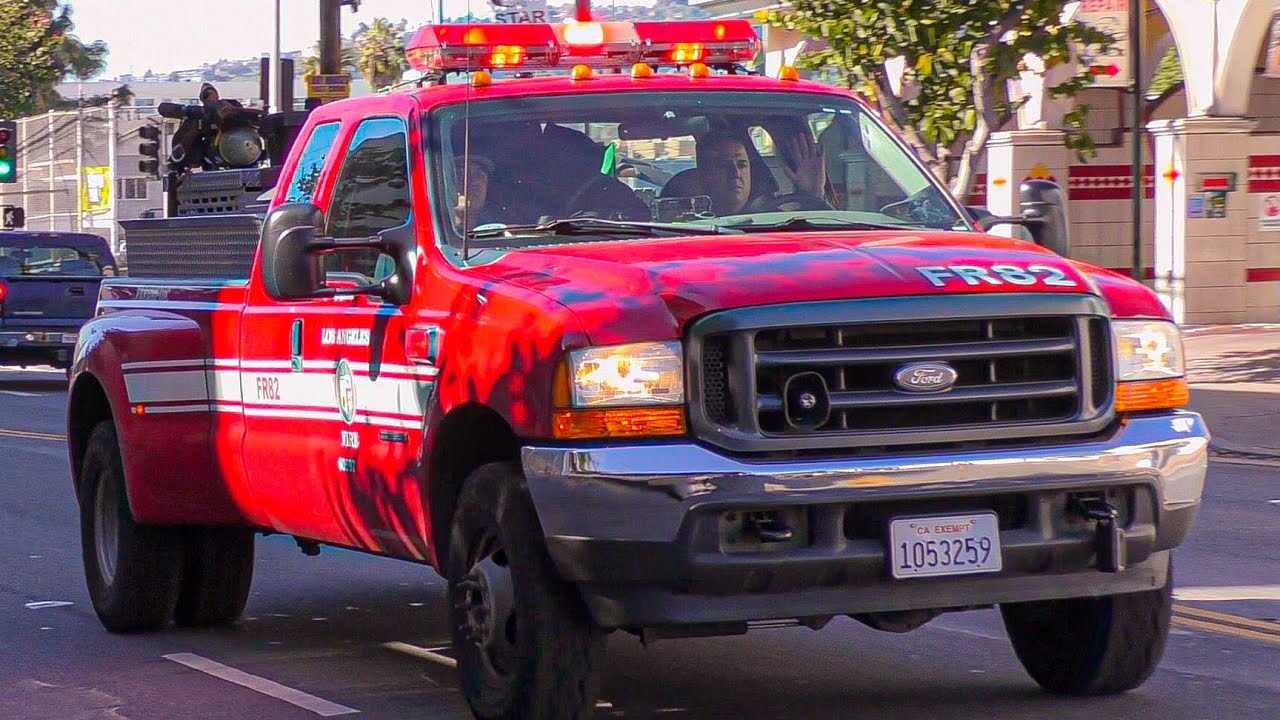 Lafd Fast Response 82 And Engine 82 Responding Youtube