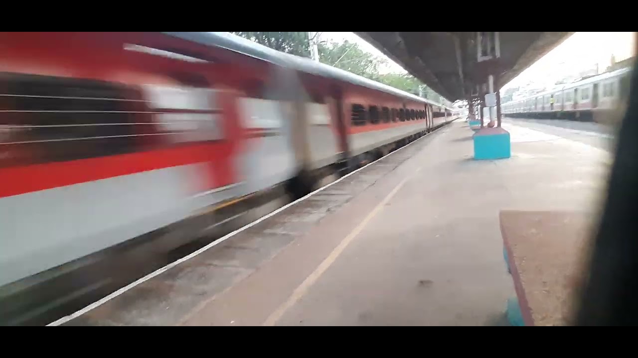 high speed crossing kanyakumari express speeding Chromepet - YouTube
