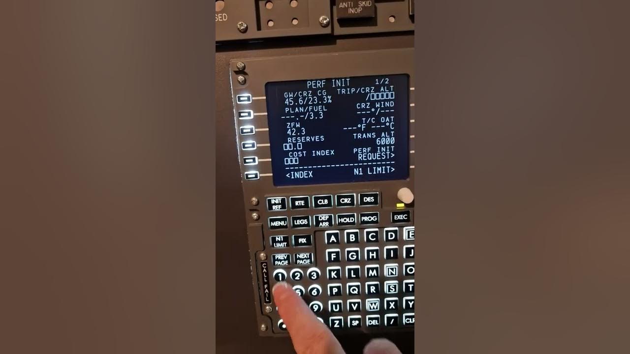 MSFS 2020 PMDG 737-800 Mobiflight FMC - YouTube