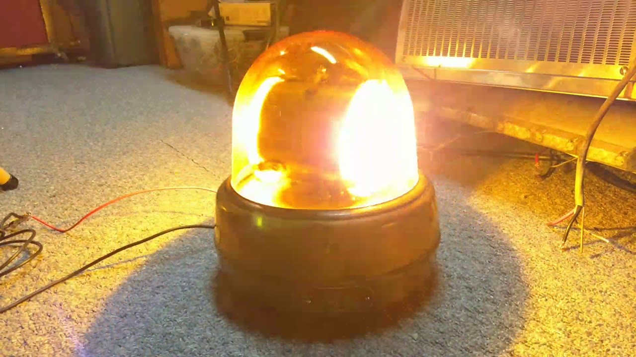 Federal Sign & Signal Beacon Ray 17-B - YouTube