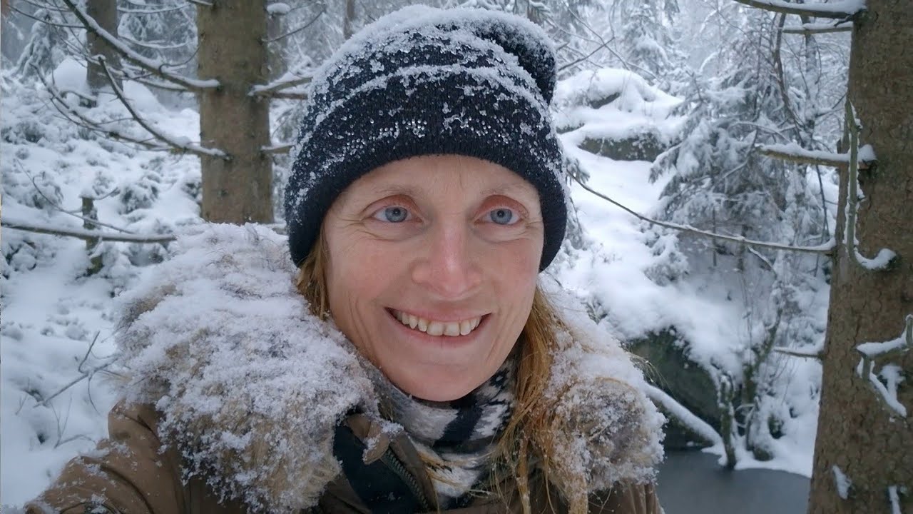 Joy of Winter / Winterfreuden - Aila Melodei - YouTube