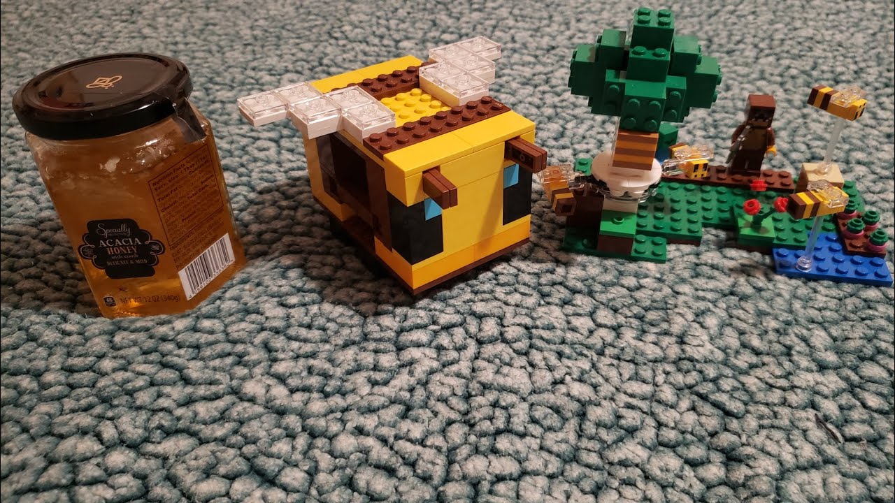 LEGO Minecraft Bee Set Showcase - YouTube