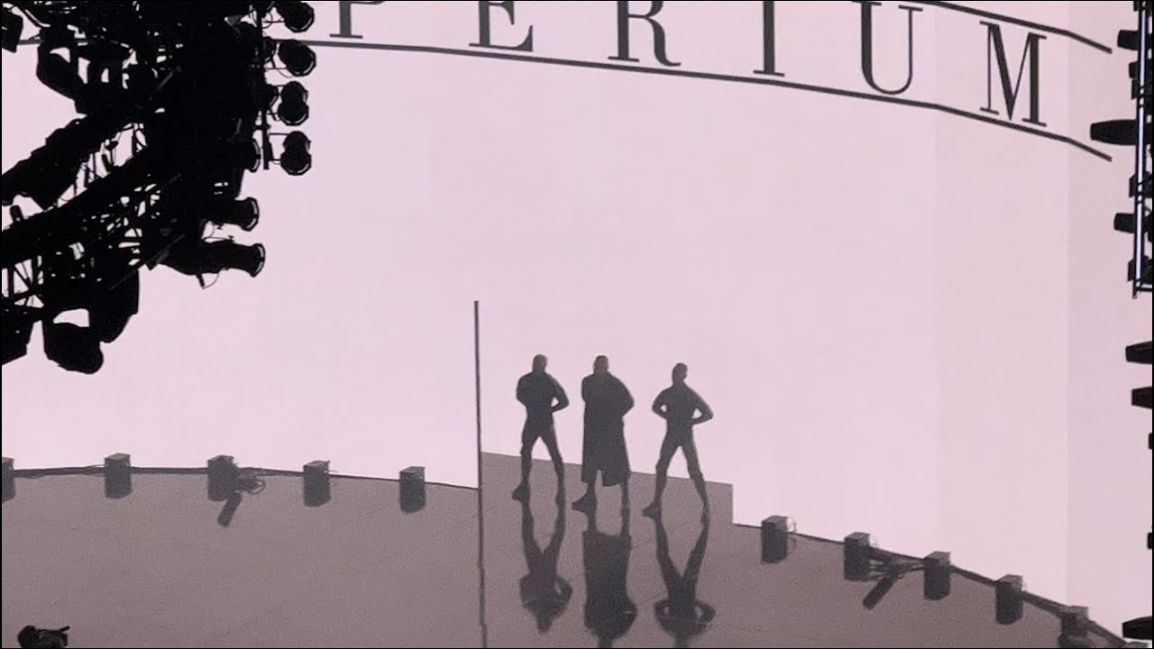 Gunther entrance live SmackDown 4/21/23 - YouTube