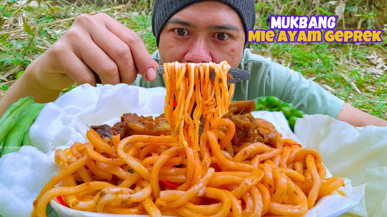 CAP KUNGFU‼️ASMR MUKBANG MIE AYAM GEPREK PEDAS NAMPOL - YouTube