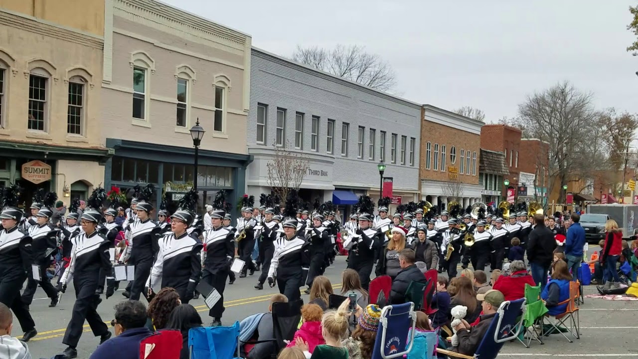 North Meck Christmas Parade Ft. Hough Marching Band and Drumline - YouTube