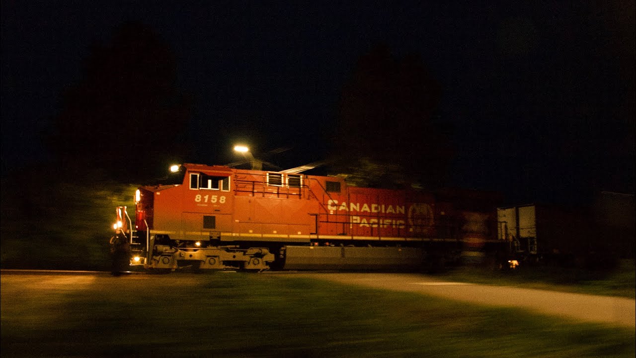 CPR Train Spotting HD: CP 8158 West, 803 flys into Rawilson BC. 12/13 ...