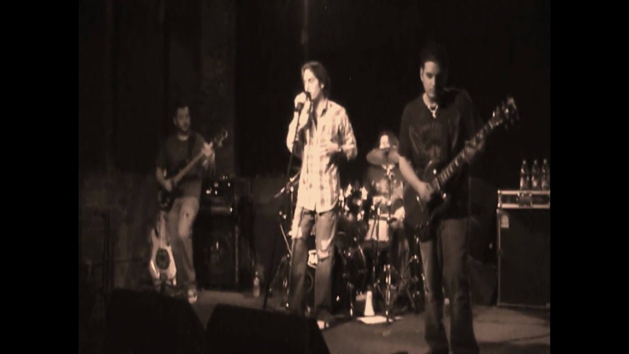 Ript performing Gm live at Molly Malones - YouTube