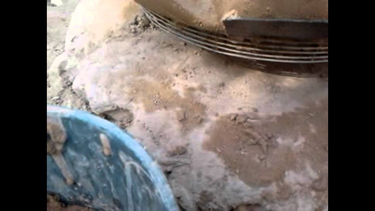 R2D2 Gets A Mud Makeover - YouTube