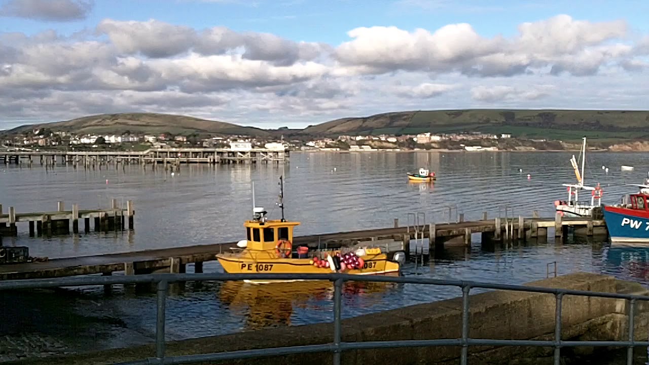 Fishing Boats Arriving @ Swanage Fisherman's Wharf 3/12/19 - YouTube