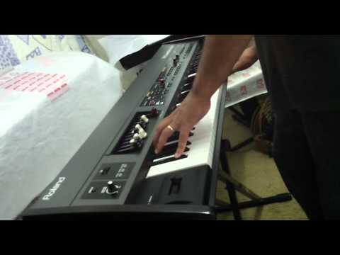 ROLAND VR-700 DEMO NA CLASSIC KEYBOARDS - YouTube
