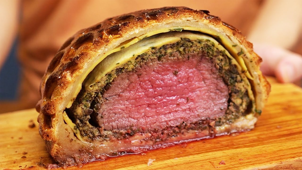 Challenges of making beef wellington by Gordon Ramsay - YouTube