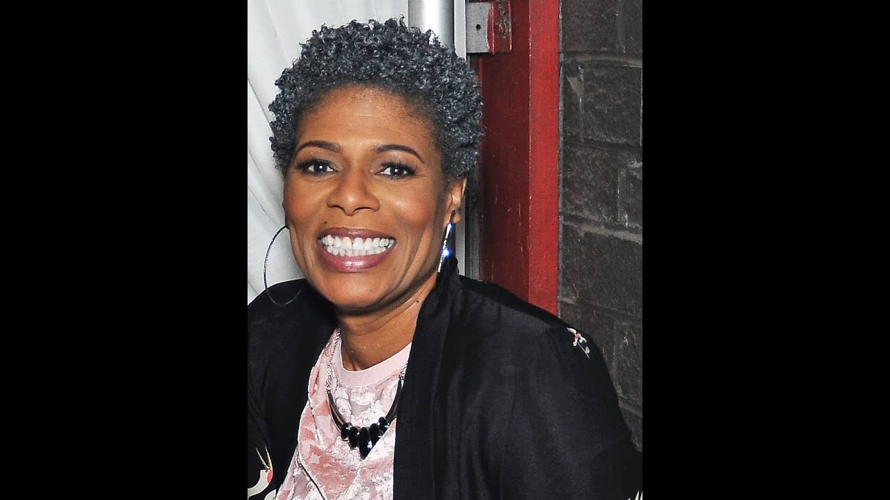 Laura Poindexter as Aunt Lisa - YouTube