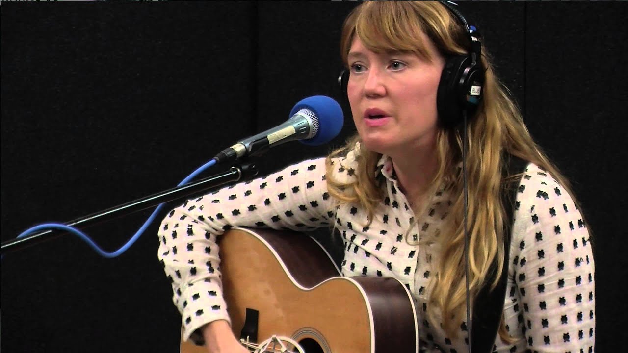 Angela Easterling - 'Hammer' (+ introduction) - YouTube