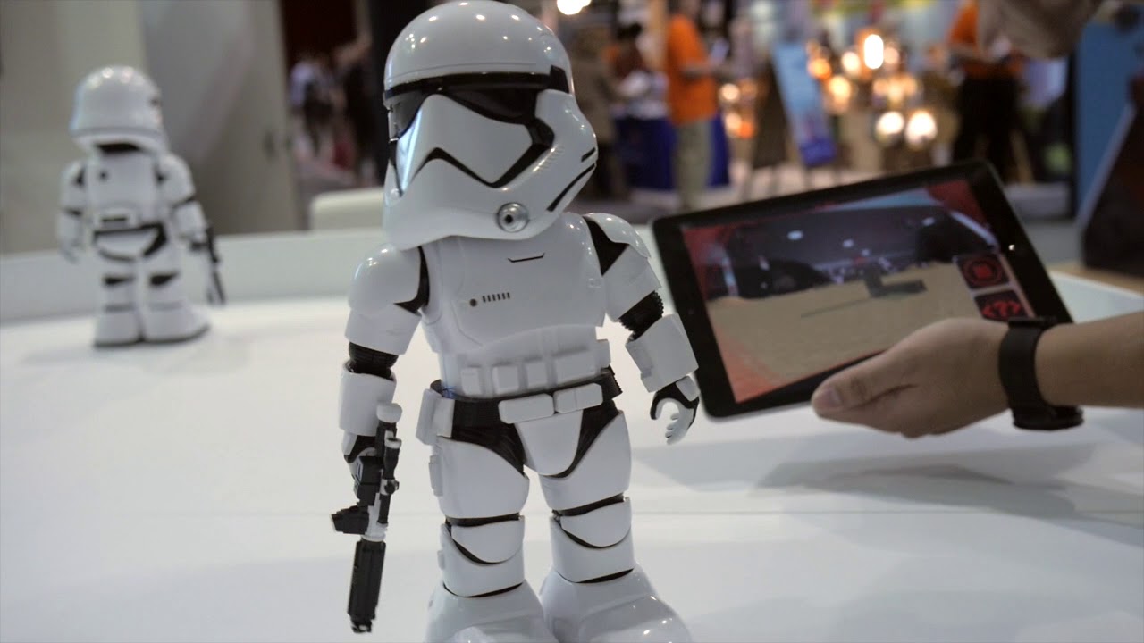 STAR WARS FIRST ORDER STORMTROOPER ROBOT - NY TOY FAIR 2018 - YouTube