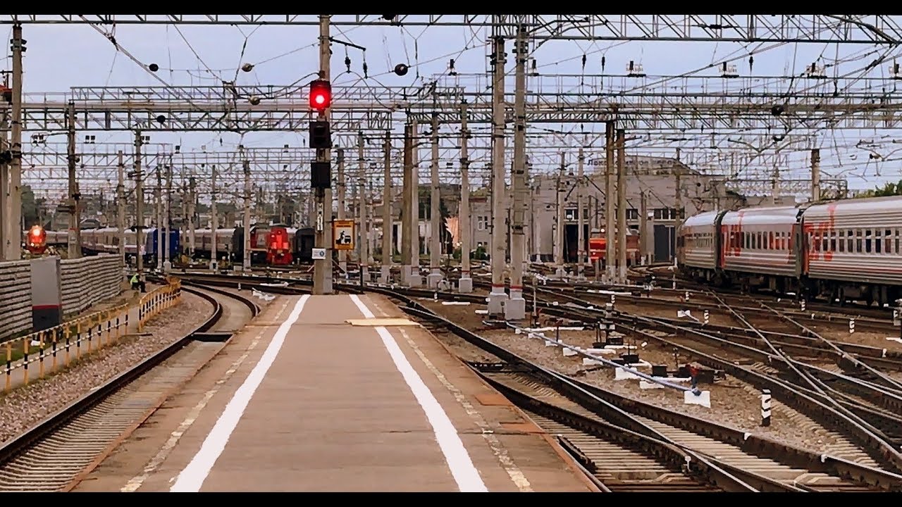 RZD RUSSIA View of a busy passenger yard at St Petersburg - YouTube