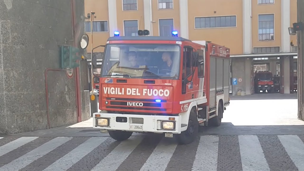 Partenza SAF Vigili del Fuoco Milano // Milan Fire Dept. High Rise Unit ...