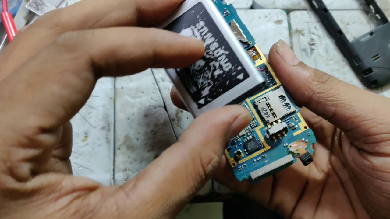 Samsung E 2252 display light solution in just two jumpers 100% working ...
