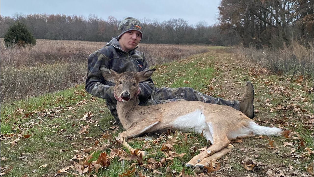 Missouri rifle doe season..Deer Down!!! - YouTube