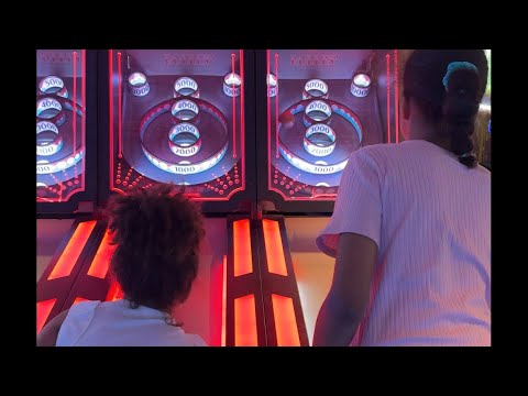 Battle of bowling! Who will win! This game is an arcade GOAT! #arcade # ...