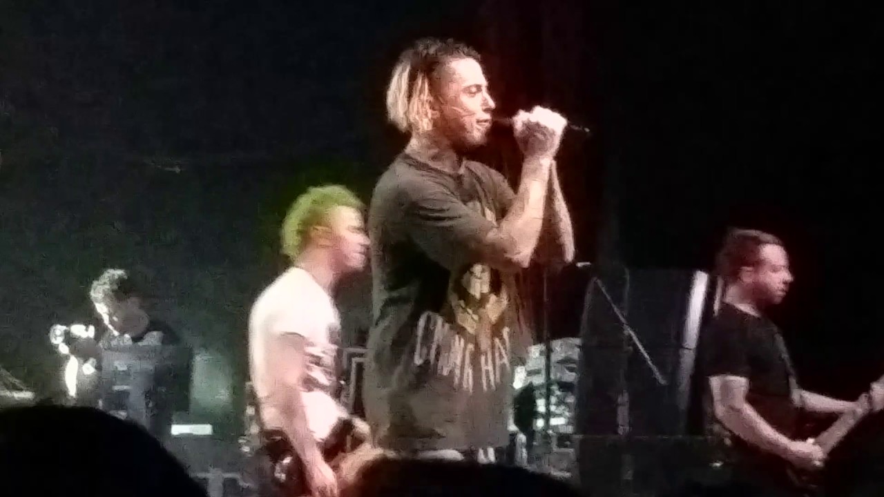 Falling In Reverse - (new song - Loser) - YouTube