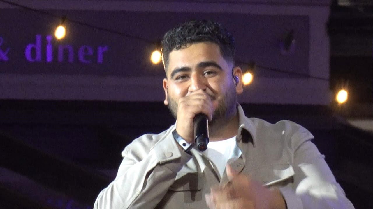 Ammar Turk uit de kroeg Muziekfeest Marktplein Roermond 2023 - YouTube