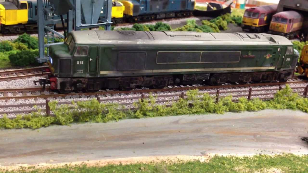 BRITISH OO SCALE BACHMANN CLASS 45 GREEN DCC & SOUND WEATHERED - YouTube
