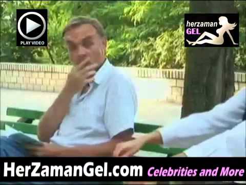Parkta oturanları çıldırtan kadın!