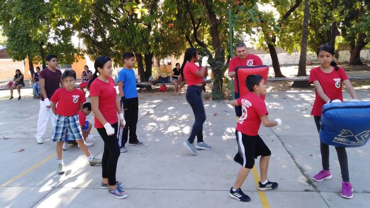 Clases de kick boxing - YouTube