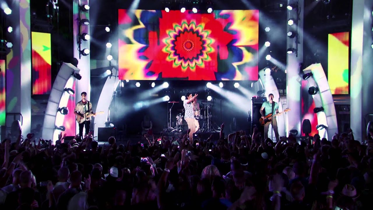 iHeartRadio Ultimate Pool Party at Fontainebleau Miami Beach - YouTube