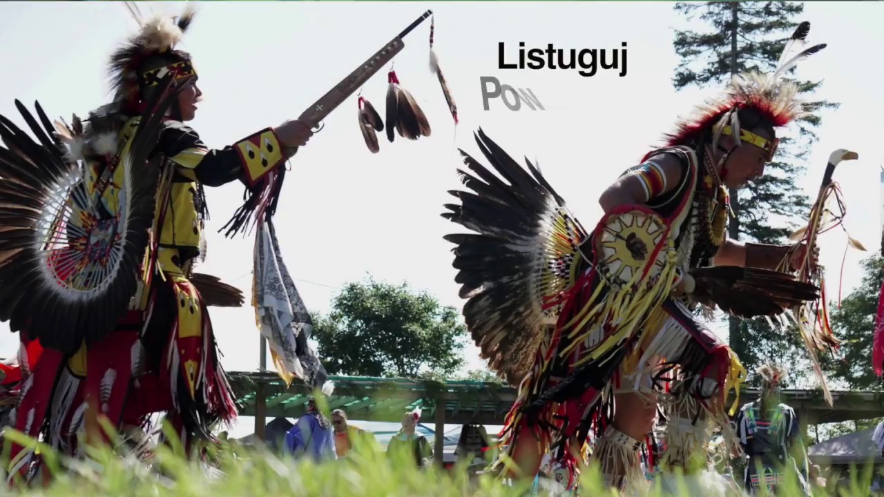 Listuguj Powwow 2018 - Mi'gmaq Honor Song - YouTube