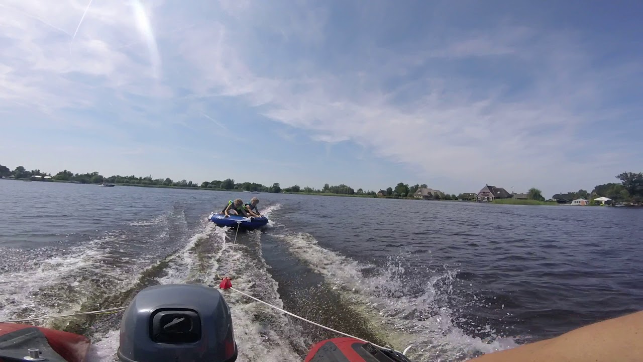 Lekker varen met de band achter de boot - YouTube